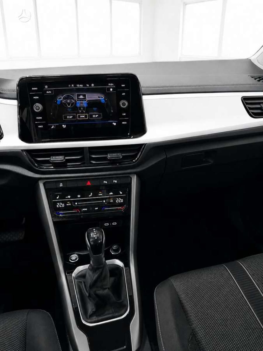Balts Volkswagen T-Roc 2022 Kauņa, ar dzinēja tilpumu 1.50 L un nobraukumu 65 tūkst. km par 20800 €, foto 12 vietnē AUTOMOTO.COM.LV