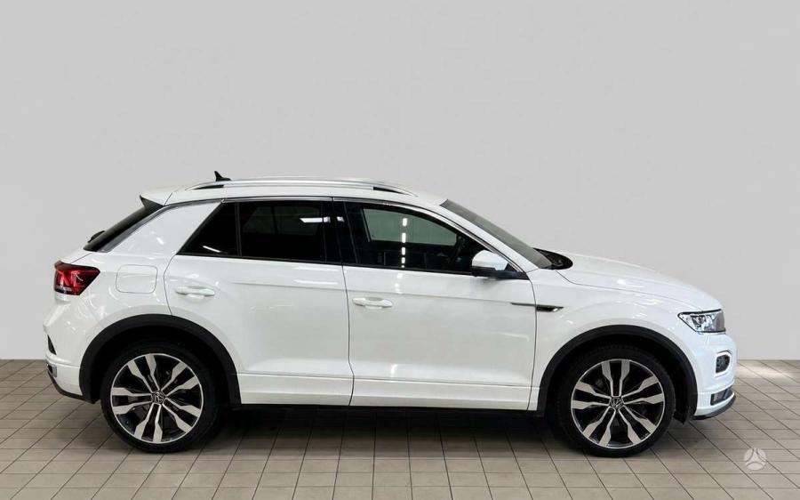 White Volkswagen T-Roc 2022 in Kaunas, with an engine capacity of 1.98 L and mileage of 115 thousand km for 21900 €, photo 4 on AUTOMOTO.COM.LV