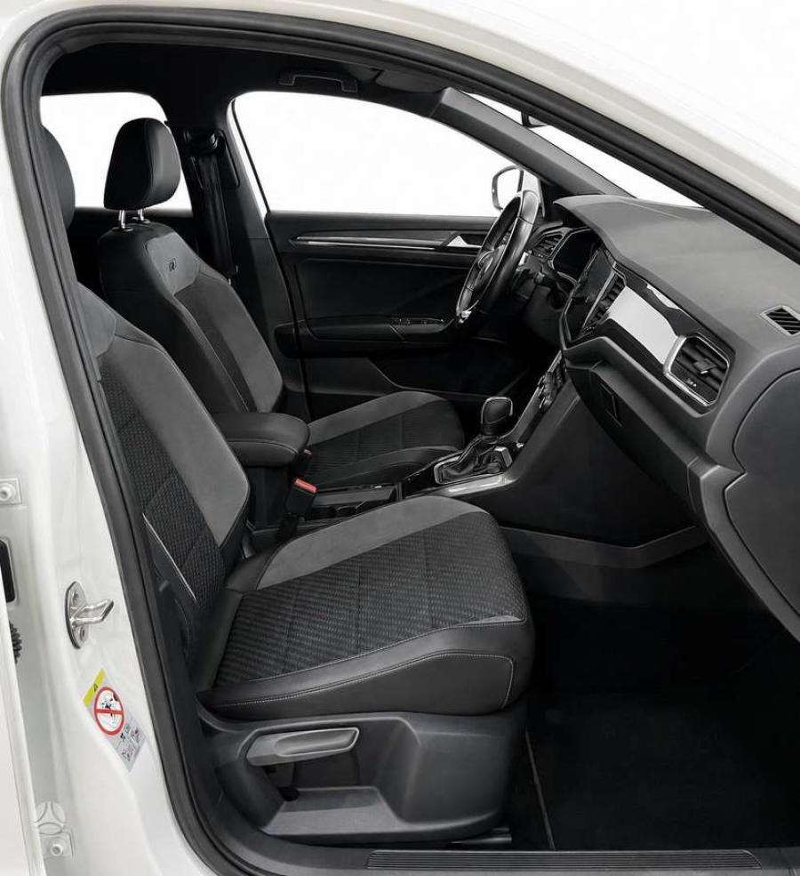 White Volkswagen T-Roc 2022 in Kaunas, with an engine capacity of 1.98 L and mileage of 115 thousand km for 21900 €, photo 9 on AUTOMOTO.COM.LV