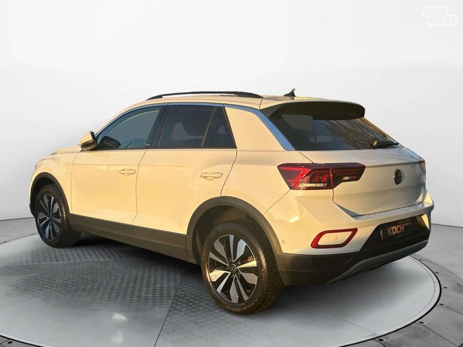 Balts Volkswagen T-Roc 2023 Kauņa, ar dzinēja tilpumu 2.00 L un nobraukumu 58 tūkst. km par 26474 €, foto 4 vietnē AUTOMOTO.COM.LV