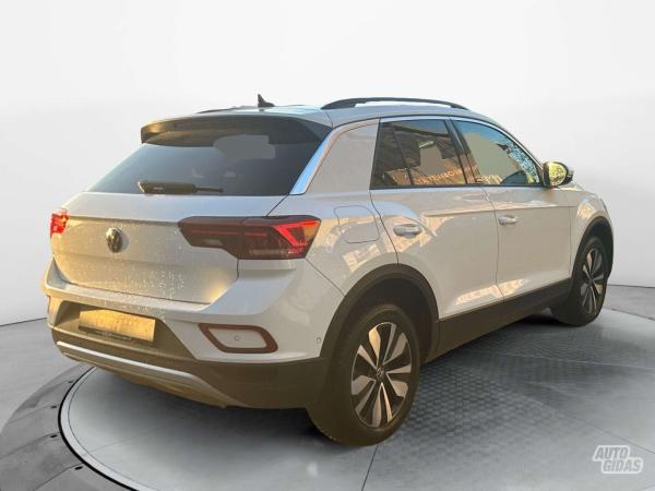 White Volkswagen T-Roc 2023 in Kaunas, with an engine capacity of 2.00 L and mileage of 58 thousand km for 26474 €, photo 6 on AUTOMOTO.COM.LV