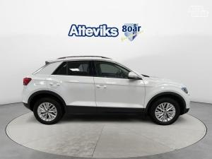 White Volkswagen T-Roc 2023 in Kaunas, with an engine capacity of 0.00 L and mileage of 61 thousand km for 26168 €, photo 2 on AUTOMOTO.COM.LV