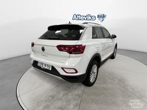 White Volkswagen T-Roc 2023 in Kaunas, with an engine capacity of 0.00 L and mileage of 61 thousand km for 26168 €, photo 3 on AUTOMOTO.COM.LV