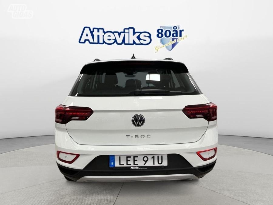 White Volkswagen T-Roc 2023 in Kaunas, with an engine capacity of 0.00 L and mileage of 61 thousand km for 26168 €, photo 4 on AUTOMOTO.COM.LV