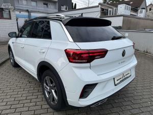 White Volkswagen T-Roc 2023 in Kaunas, with an engine capacity of 1.00 L and mileage of 58 thousand km for 24629 €, photo 6 on AUTOMOTO.COM.LV