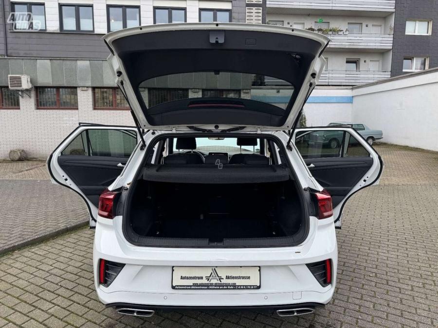 White Volkswagen T-Roc 2023 in Kaunas, with an engine capacity of 1.00 L and mileage of 58 thousand km for 24629 €, photo 8 on AUTOMOTO.COM.LV