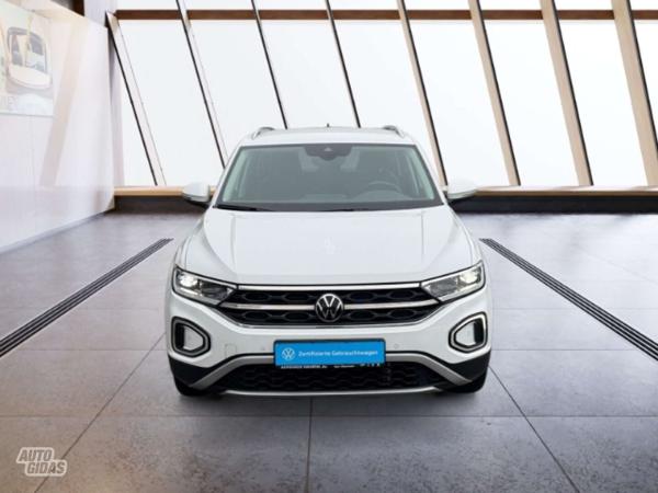 White Volkswagen T-Roc 2023 in Kaunas, with an engine capacity of 2.00 L and mileage of 79 thousand km for 25336 €, photo 4 on AUTOMOTO.COM.LV