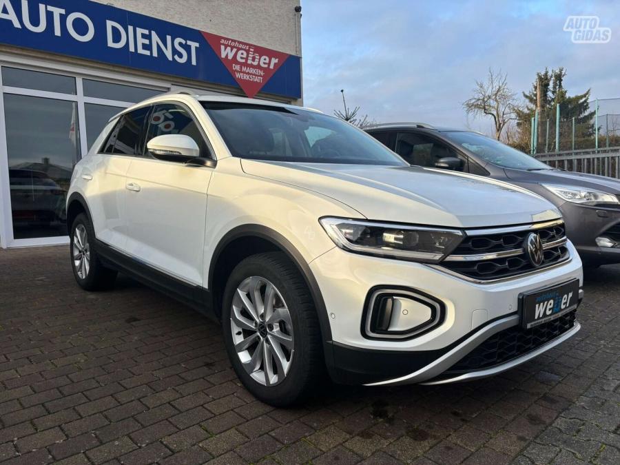 Balts Volkswagen T-Roc 2023 Kauņa, ar dzinēja tilpumu 0.00 L un nobraukumu 46 tūkst. km par 29837 €, foto 1 vietnē AUTOMOTO.COM.LV