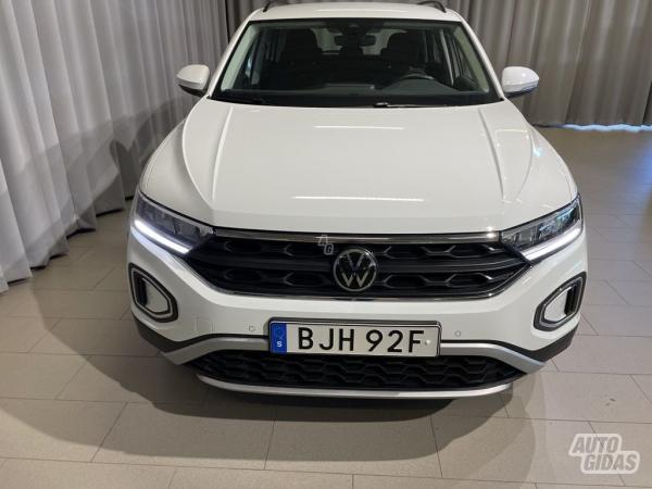 White Volkswagen T-Roc 2023 in Kaunas, with an engine capacity of 0.00 L and mileage of 14 thousand km for 28820 €, photo 2 on AUTOMOTO.COM.LV