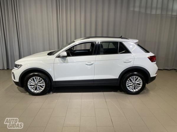 White Volkswagen T-Roc 2023 in Kaunas, with an engine capacity of 0.00 L and mileage of 14 thousand km for 28820 €, photo 3 on AUTOMOTO.COM.LV