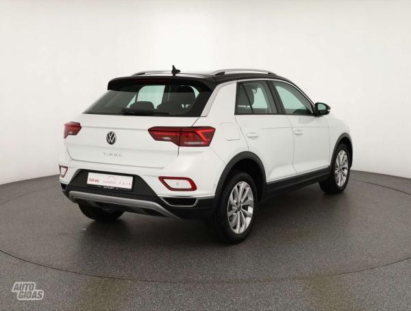 White Volkswagen T-Roc 2023 in Kaunas, with an engine capacity of 1.50 L and mileage of 47 thousand km for 27540 €, photo 5 on AUTOMOTO.COM.LV