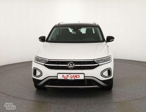 White Volkswagen T-Roc 2023 in Kaunas, with an engine capacity of 1.50 L and mileage of 47 thousand km for 27540 €, photo 8 on AUTOMOTO.COM.LV