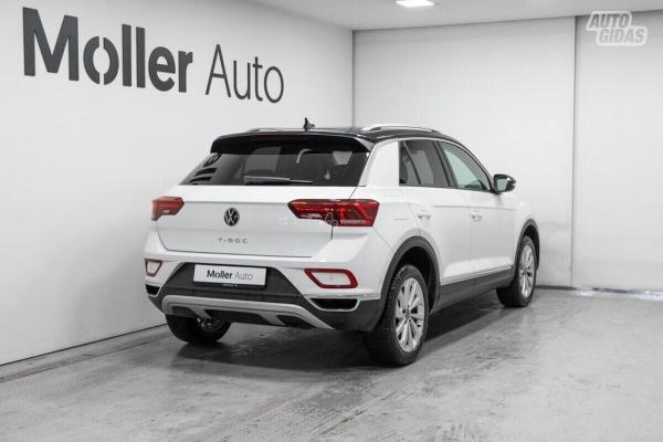 White Volkswagen T-Roc 2023 in Vilnius, with an engine capacity of 1.50 L and mileage of 79 thousand km for 25900 €, photo 3 on AUTOMOTO.COM.LV
