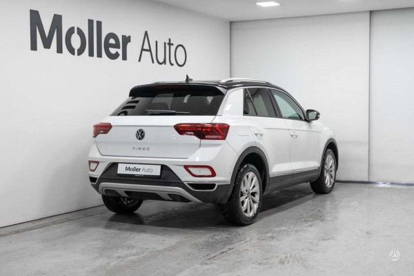 Balts Volkswagen T-Roc 2023 Viļņa, ar dzinēja tilpumu 1.50 L un nobraukumu 61 tūkst. km par 25900 €, foto 3 vietnē AUTOMOTO.COM.LV