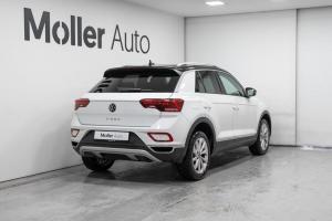 Balts Volkswagen T-Roc 2023 Viļņa, ar dzinēja tilpumu 1.50 L un nobraukumu 61 tūkst. km par 25900 €, foto 3 vietnē AUTOMOTO.COM.LV