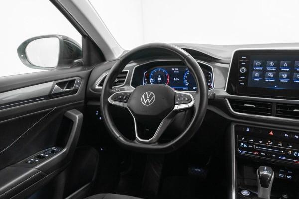 White Volkswagen T-Roc 2023 in Vilnius, with an engine capacity of 1.50 L and mileage of 61 thousand km for 25900 €, photo 11 on AUTOMOTO.COM.LV
