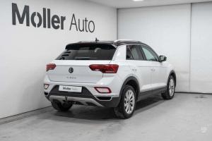 Balts Volkswagen T-Roc 2023 Viļņa, ar dzinēja tilpumu 1.50 L un nobraukumu 64 tūkst. km par 25900 €, foto 4 vietnē AUTOMOTO.COM.LV