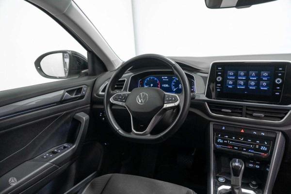 Balts Volkswagen T-Roc 2023 Viļņa, ar dzinēja tilpumu 1.50 L un nobraukumu 64 tūkst. km par 25900 €, foto 10 vietnē AUTOMOTO.COM.LV