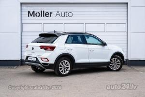 White Volkswagen T-Roc 2023 in Riga, with an engine capacity of 1.50 L and mileage of 48 thousand km for 26593 €, photo 4 on AUTOMOTO.COM.LV