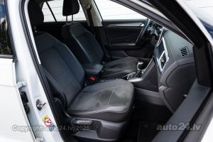 White Volkswagen T-Roc 2023 in Riga, with an engine capacity of 1.50 L and mileage of 48 thousand km for 26593 €, photo 7 on AUTOMOTO.COM.LV