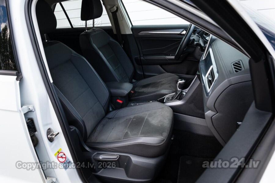 White Volkswagen T-Roc 2023 in Riga, with an engine capacity of 1.50 L and mileage of 48 thousand km for 26593 €, photo 7 on AUTOMOTO.COM.LV