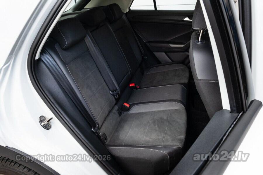 White Volkswagen T-Roc 2023 in Riga, with an engine capacity of 1.50 L and mileage of 48 thousand km for 26593 €, photo 8 on AUTOMOTO.COM.LV