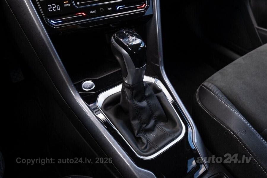 White Volkswagen T-Roc 2023 in Riga, with an engine capacity of 1.50 L and mileage of 48 thousand km for 26593 €, photo 15 on AUTOMOTO.COM.LV