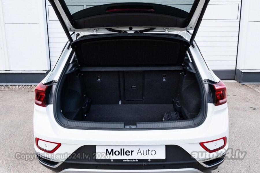 White Volkswagen T-Roc 2023 in Riga, with an engine capacity of 1.50 L and mileage of 48 thousand km for 26593 €, photo 16 on AUTOMOTO.COM.LV
