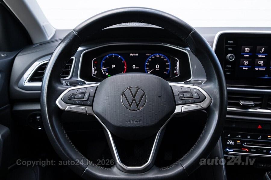 White Volkswagen T-Roc 2023 in Riga, with an engine capacity of 1.50 L and mileage of 48 thousand km for 26593 €, photo 21 on AUTOMOTO.COM.LV