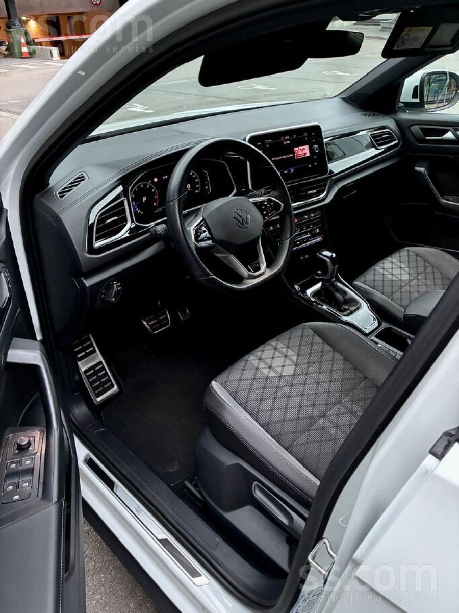 Balts Volkswagen T-Roc 2023 Rīga, ar dzinēja tilpumu 1.50 L un nobraukumu 41 tūkst. km par 21900 €, foto 9 vietnē AUTOMOTO.COM.LV