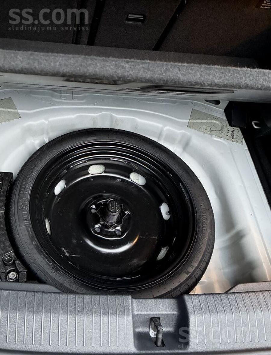 Balts Volkswagen T-Roc 2023 Rīga, ar dzinēja tilpumu 1.50 L un nobraukumu 41 tūkst. km par 21900 €, foto 19 vietnē AUTOMOTO.COM.LV