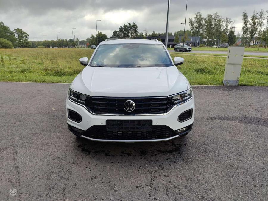 Balts Volkswagen T-Roc 2023 Kauņa, ar dzinēja tilpumu 1.50 L un nobraukumu 174 tūkst. km par 15990 €, foto 3 vietnē AUTOMOTO.COM.LV