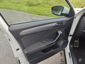 Balts Volkswagen T-Roc 2023 Kauņa, ar dzinēja tilpumu 1.50 L un nobraukumu 174 tūkst. km par 15990 €, foto 12 vietnē AUTOMOTO.COM.LV
