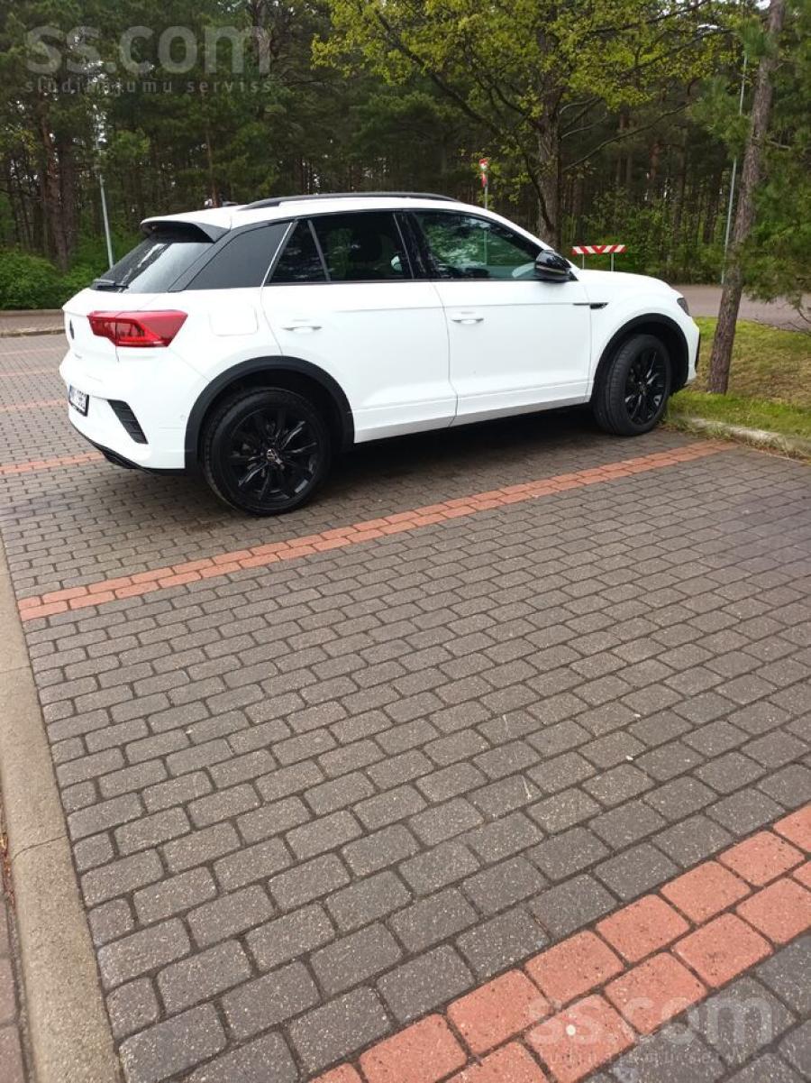 White Volkswagen T-Roc 2024 in Ventspils, with an engine capacity of 1.50 L and mileage of 8 thousand km for 31200 €, photo 12 on AUTOMOTO.COM.LV