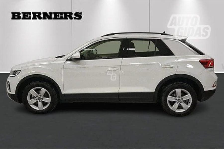 White Volkswagen T-Roc 2024 in Kaunas, with an engine capacity of 0.00 L and mileage of 27 thousand km for 31043 €, photo 2 on AUTOMOTO.COM.LV