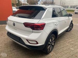 White Volkswagen T-Roc 2024 in Kaunas, with an engine capacity of 1.50 L and mileage of 40 thousand km for 26830 €, photo 4 on AUTOMOTO.COM.LV