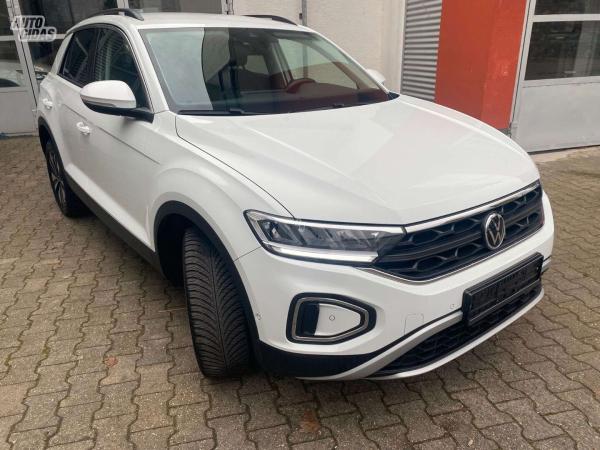 White Volkswagen T-Roc 2024 in Kaunas, with an engine capacity of 1.50 L and mileage of 40 thousand km for 26830 €, photo 6 on AUTOMOTO.COM.LV
