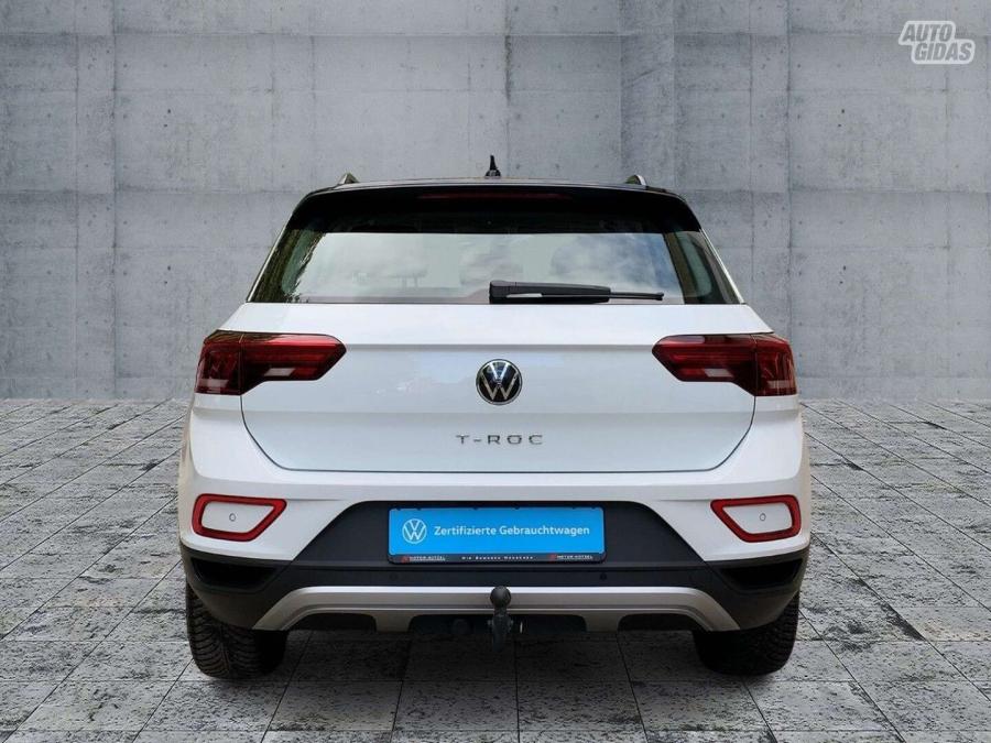 Balts Volkswagen T-Roc 2024 Kauņa, ar dzinēja tilpumu 1.00 L un nobraukumu 23 tūkst. km par 26295 €, foto 5 vietnē AUTOMOTO.COM.LV