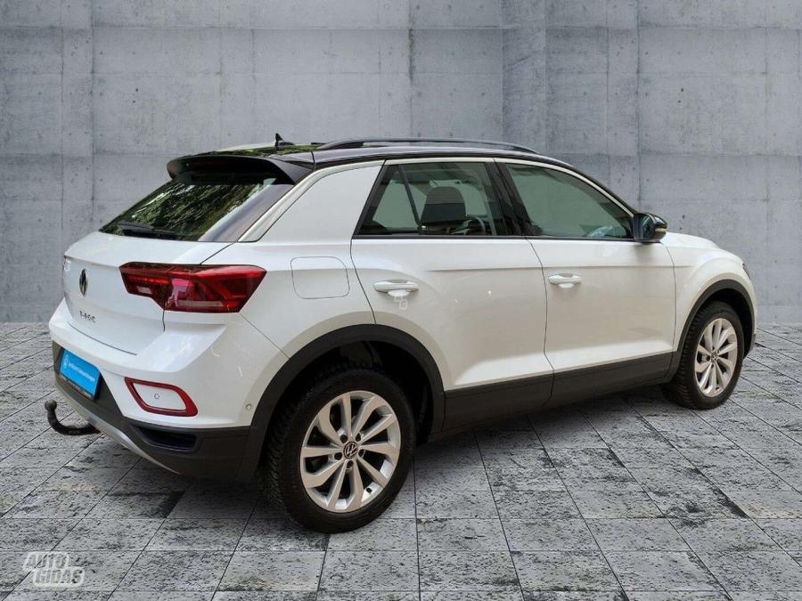 Balts Volkswagen T-Roc 2024 Kauņa, ar dzinēja tilpumu 1.00 L un nobraukumu 23 tūkst. km par 26295 €, foto 6 vietnē AUTOMOTO.COM.LV