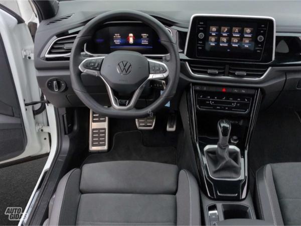 White Volkswagen T-Roc 2025 in Kaunas, with an engine capacity of 1.50 L and mileage of 12 thousand km for 32678 €, photo 6 on AUTOMOTO.COM.LV