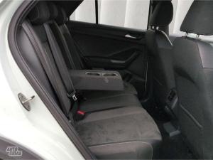 White Volkswagen T-Roc 2025 in Kaunas, with an engine capacity of 1.50 L and mileage of 12 thousand km for 32678 €, photo 9 on AUTOMOTO.COM.LV