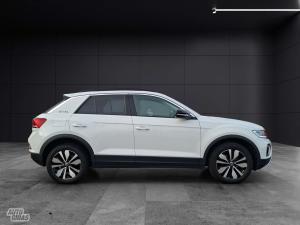 White Volkswagen T-Roc 2025 in Kaunas, with an engine capacity of 1.00 L and mileage of 16 thousand km for 25366 €, photo 6 on AUTOMOTO.COM.LV