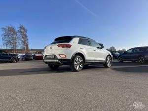 White Volkswagen T-Roc 2025 in Kaunas, with an engine capacity of 2.00 L and mileage of 16 thousand km for 32144 €, photo 6 on AUTOMOTO.COM.LV