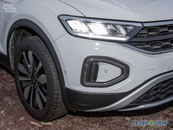 White Volkswagen T-Roc 2025 in Kaunas, with an engine capacity of 1.00 L and mileage of 22 thousand km for 25366 €, photo 2 on AUTOMOTO.COM.LV