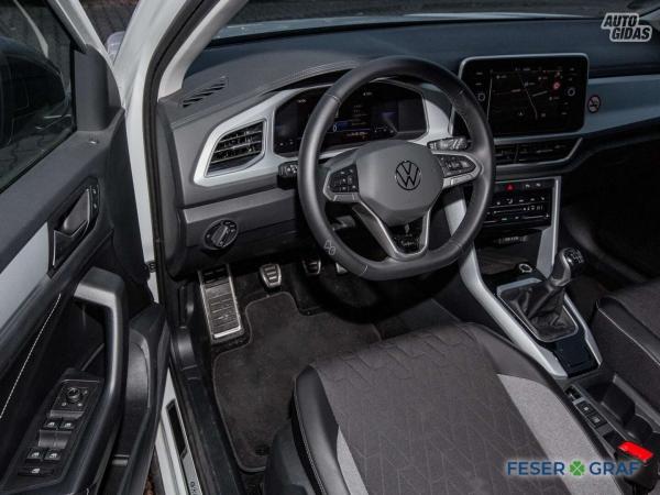White Volkswagen T-Roc 2025 in Kaunas, with an engine capacity of 1.00 L and mileage of 22 thousand km for 25366 €, photo 4 on AUTOMOTO.COM.LV