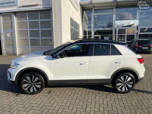 White Volkswagen T-Roc 2025 in Kaunas, with an engine capacity of 2.00 L and mileage of 26 thousand km for 30432 €, photo 2 on AUTOMOTO.COM.LV