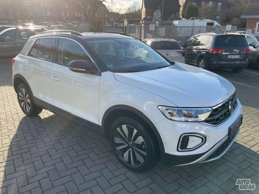 White Volkswagen T-Roc 2025 in Kaunas, with an engine capacity of 2.00 L and mileage of 26 thousand km for 30432 €, photo 4 on AUTOMOTO.COM.LV