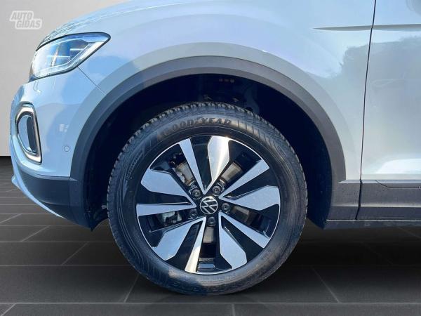 White Volkswagen T-Roc 2025 in Kaunas, with an engine capacity of 2.00 L and mileage of 27 thousand km for 33104 €, photo 8 on AUTOMOTO.COM.LV