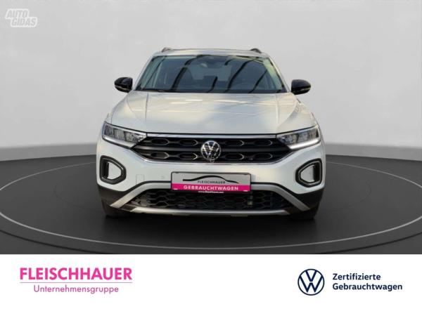 Balts Volkswagen T-Roc 2025 Kauņa, ar dzinēja tilpumu 1.00 L un nobraukumu 27 tūkst. km par 25469 €, foto 2 vietnē AUTOMOTO.COM.LV
