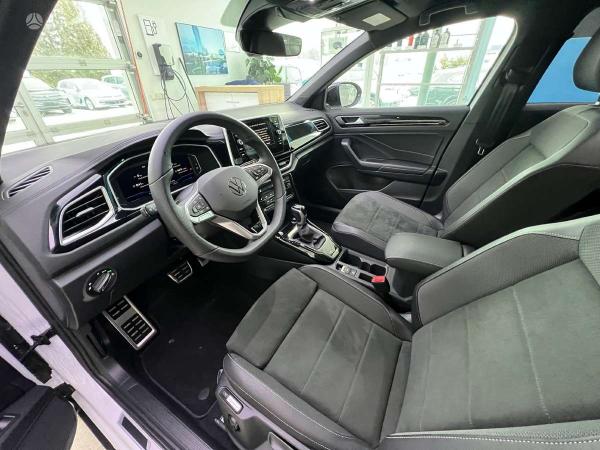 White Volkswagen T-Roc 2025 in Kaunas, with an engine capacity of 1.50 L and mileage of 2 thousand km for 32500 €, photo 8 on AUTOMOTO.COM.LV